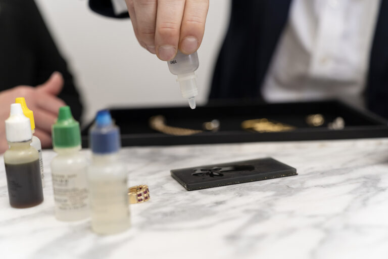 How to Test Gold: 5 Simple Methods of Testing Gold for Purity at Home ...