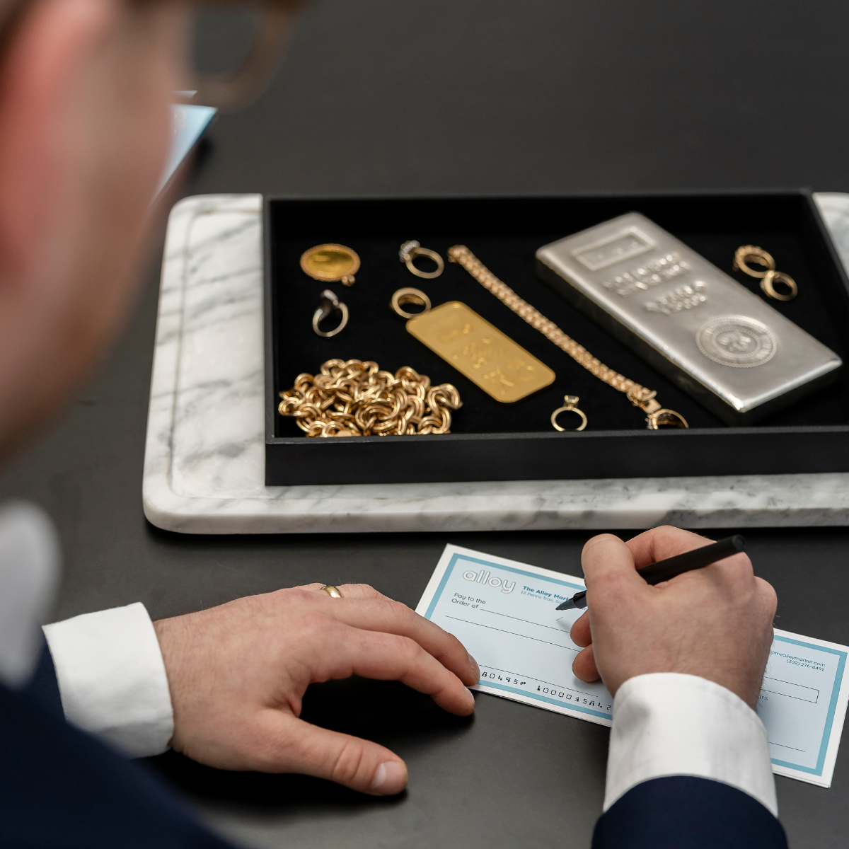 Sell Gold Bars Easily - Get a Free Upfront Estimate! | Alloy
