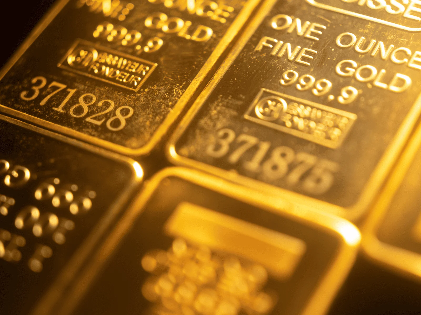 How Much Is a Gold Bar Worth? Live-Updating Values